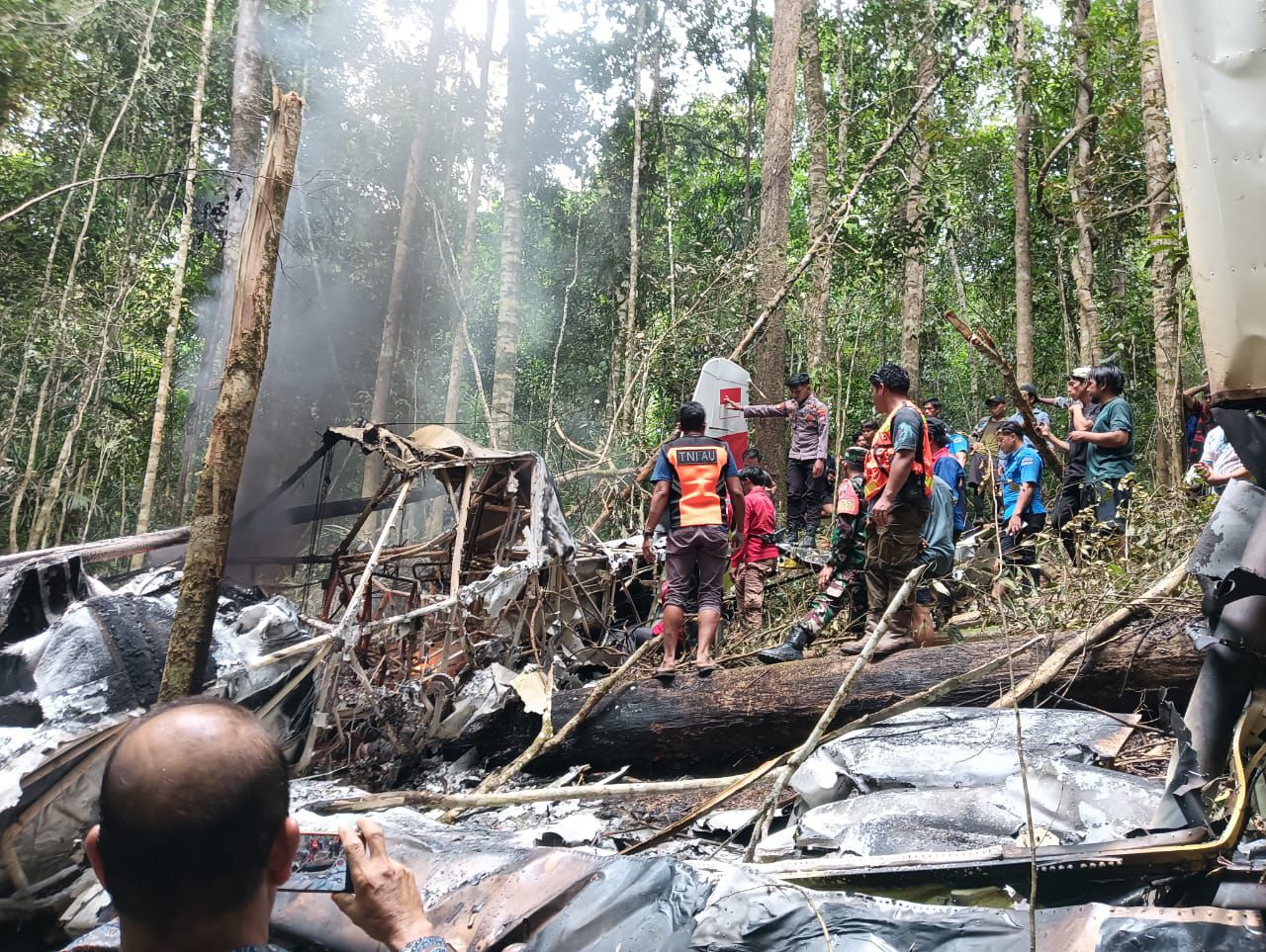 Pelita Air Jatuh di Long Bawan, Pilot Ditemukan Meninggal Dunia ...